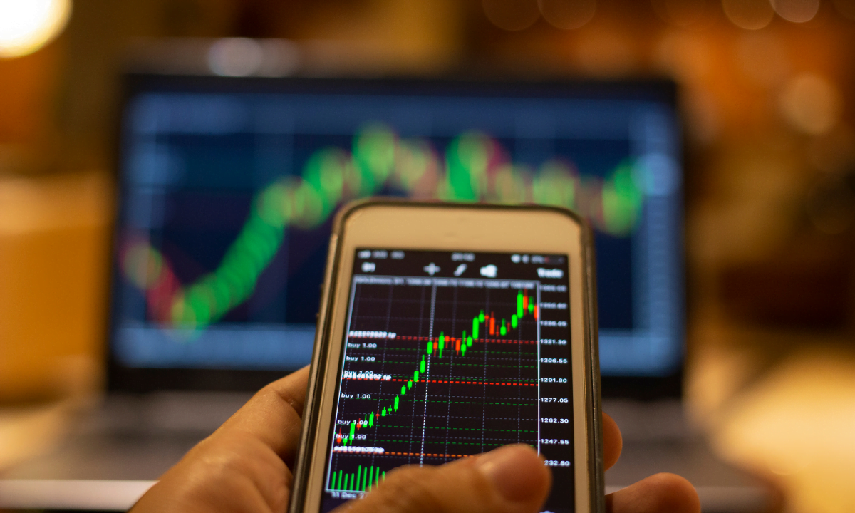 Cómo funciona el mercado de valores y consejos para empezar - Finanzzzas